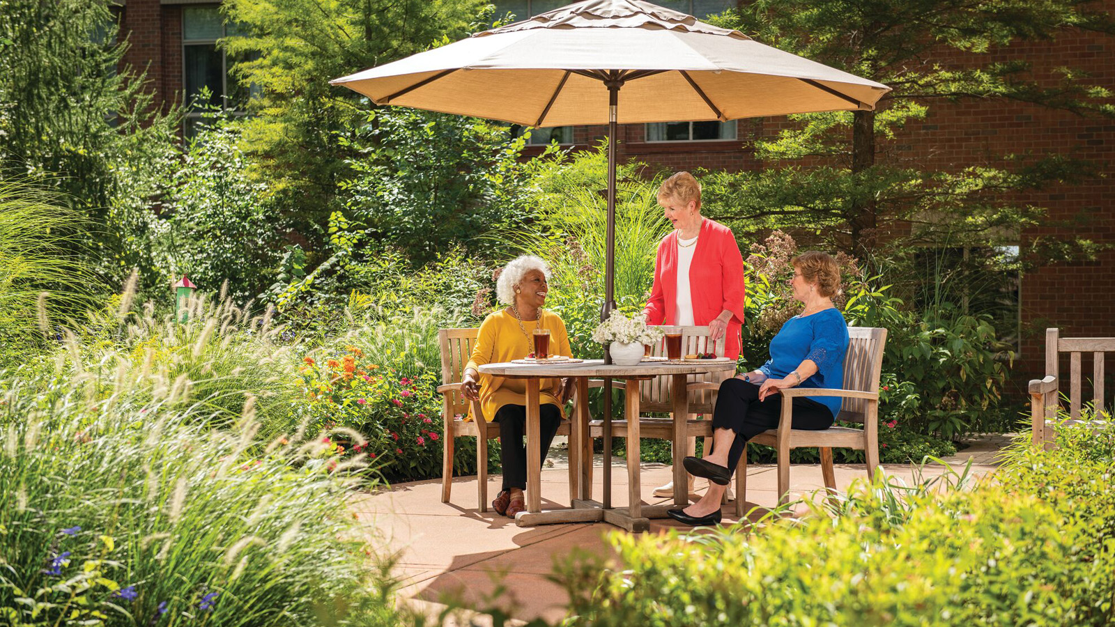 Senior Living Amenities and Activities in Novi, Michigan | Fox Run