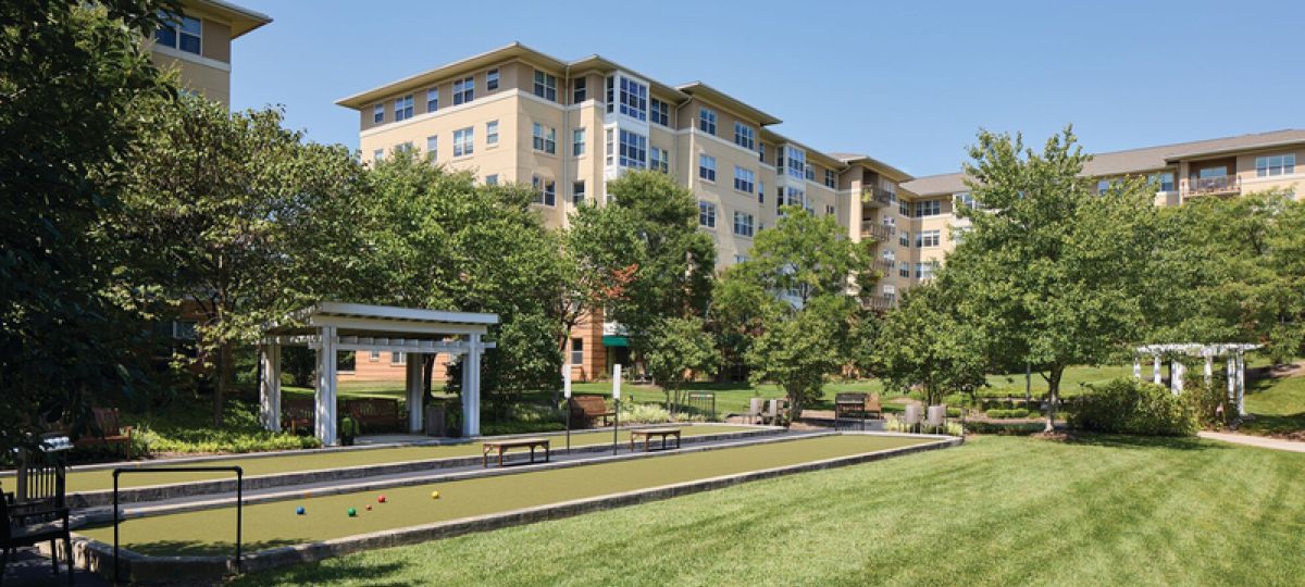 Residents Enjoy the Abundant Green Space at Maris Grove | Erickson ...