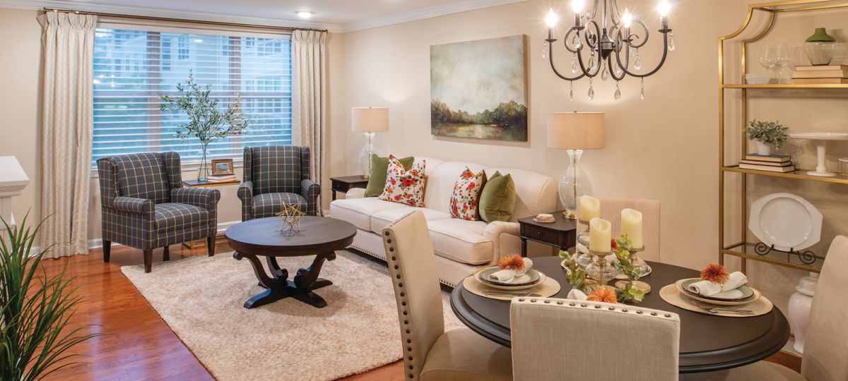 The Kingston Senior Apartments in Parkville | Oak Crest